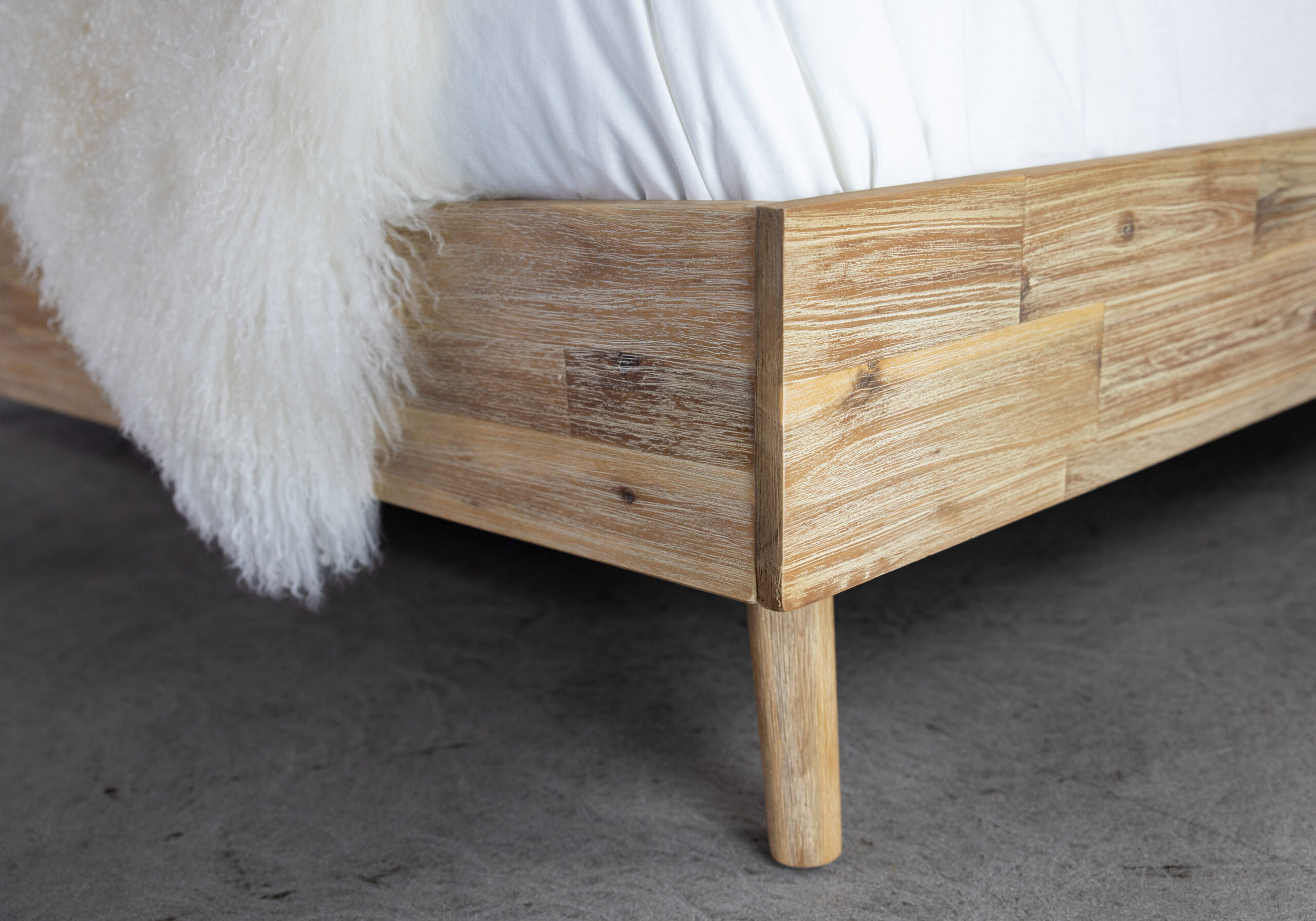 Andes Midcentury King Acacia Wood Bed | Muse & Merchant